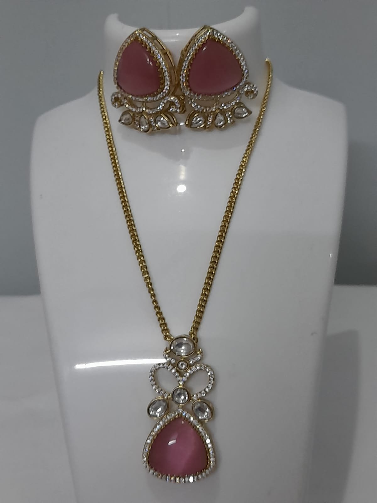 The Carnation Crush Pink Monzonite Pendant Set – Yash Collection